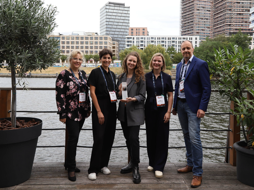 Uniklinik Köln erhält Award Patientendialog 2024 - Innere Medizin II ...