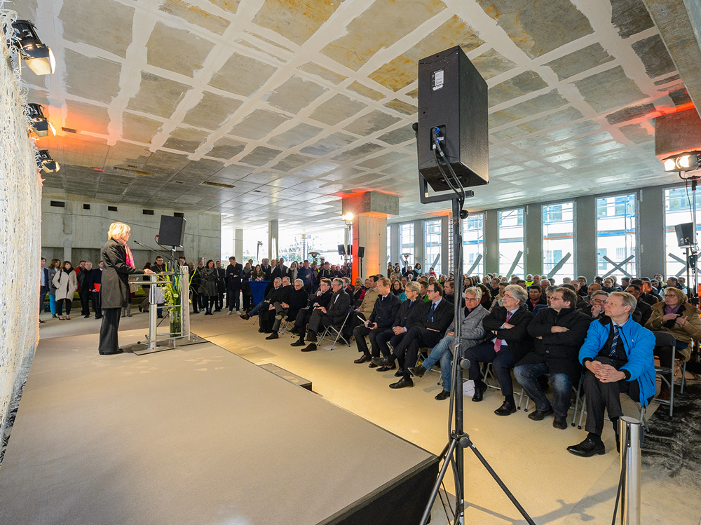 Leuchtturm der Krebsmedizin feiert Richtfest - Uniklinik Köln