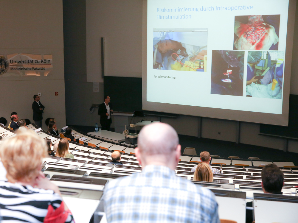 Besucher lernen Zentrum für Neurochirurgie kennen | Neurochirurgie ...